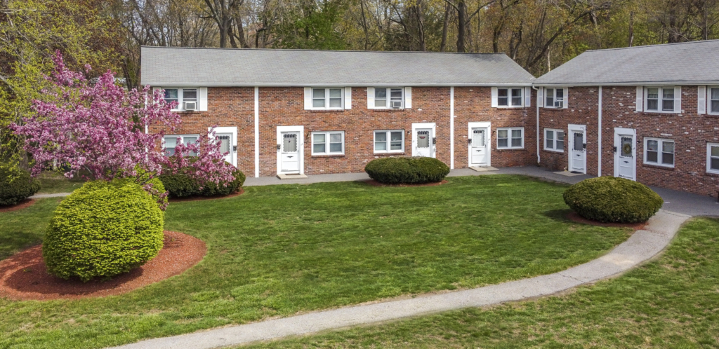 Oak Street Apartments - Churchill Forge Properties