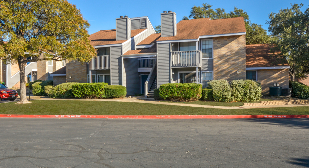 Stoneleigh Apartments - Churchill Forge Properties